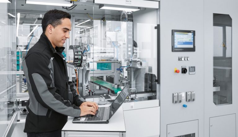 Learn About the Benefits of Cartesian Robots - Festo